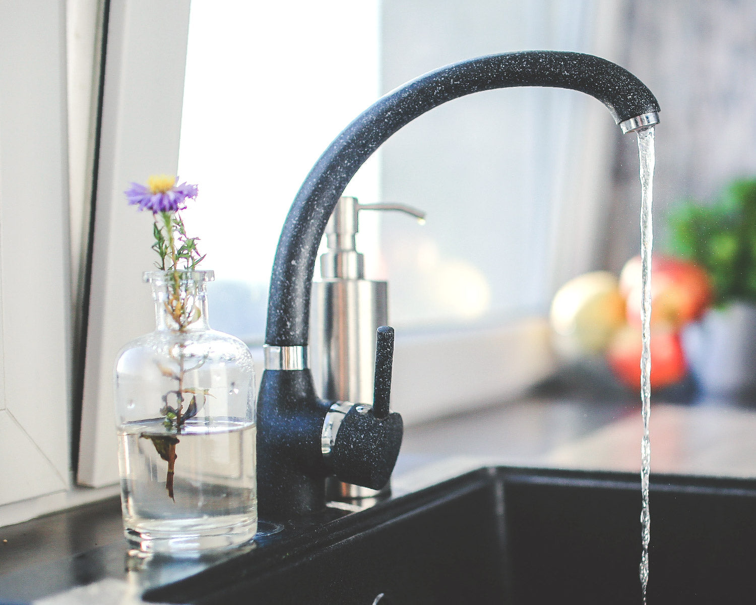 Air Terbaik untuk Bungamu – Three Bouquets