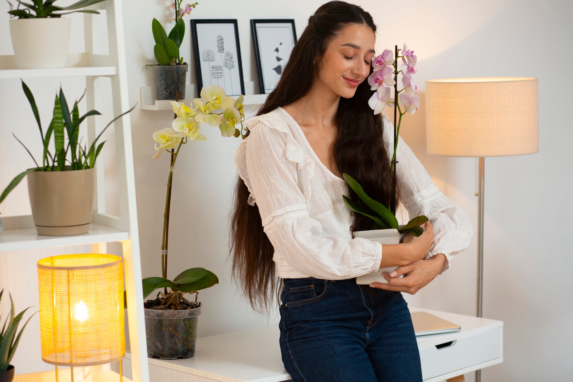 Selain Indah, Ini 5 Manfaat Bunga Segar di Meja Kantor – Three Bouquets