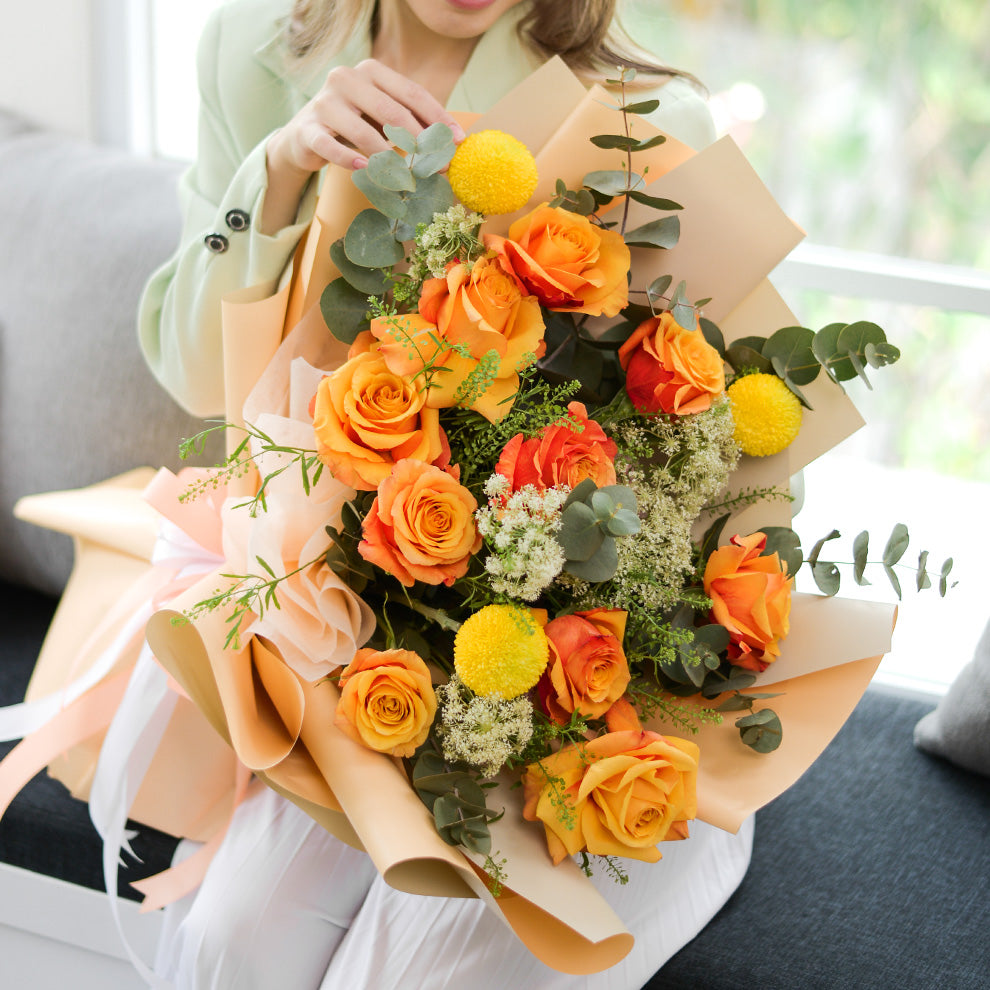 Buket Margaret Premium dengan Mawar Ecuador - Three Bouquets